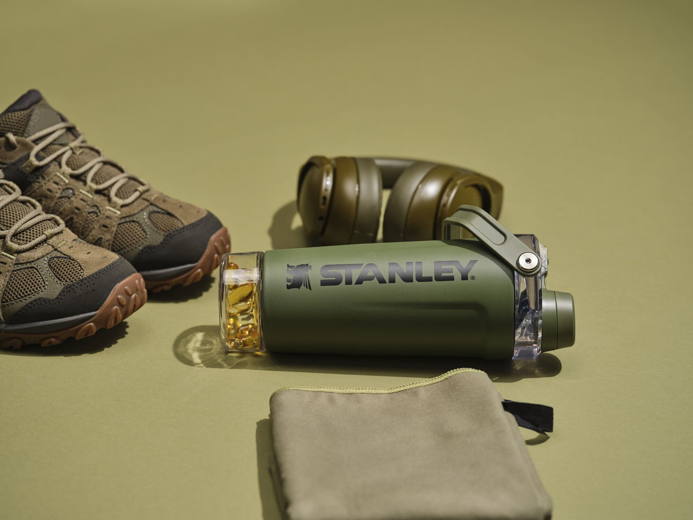 Stanley 1913 UAE | Stainless Steel Flasks, Mugs, Coolers, Cookware
